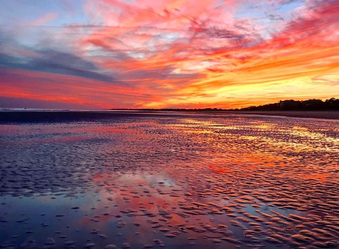 Sunday evening views...we can’t get enough of these gorgeous summer ...